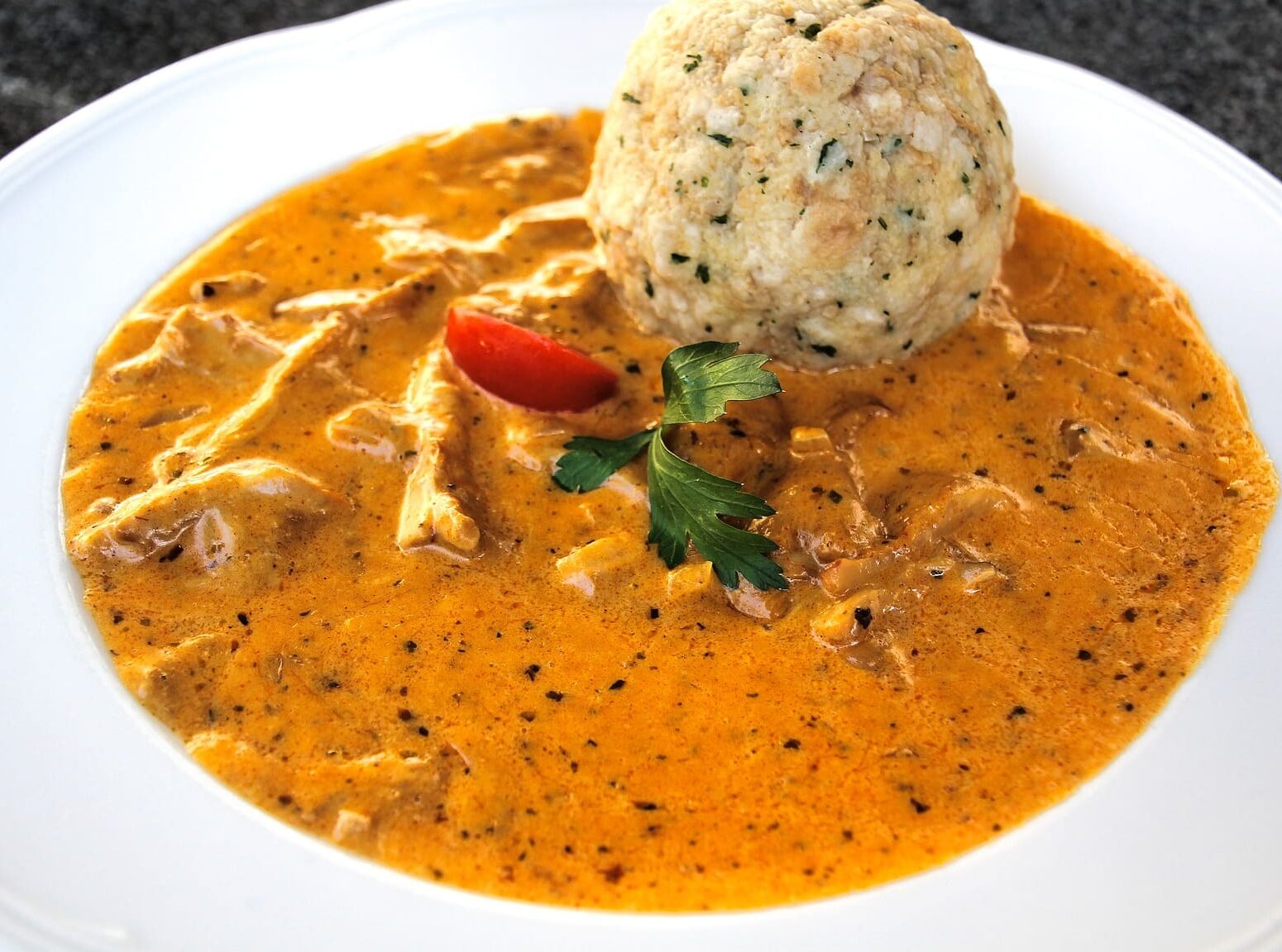 Como Hacer la Receta de Goulash de Pollo Típica y Tradicional